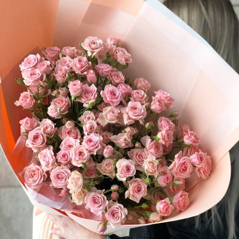 Pinky Spray Roses Fresh Flower Hand Bouquet – Sentiments.ae